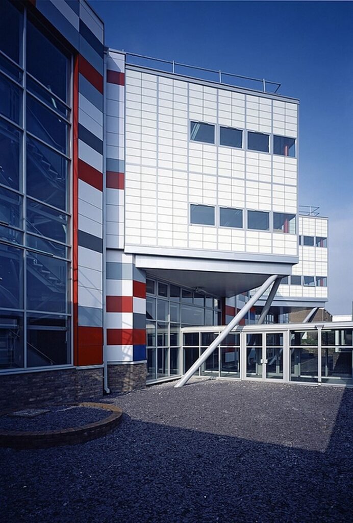 Illuminating Architecture: Unitized Curtain Walls with Kalwall® - unlea